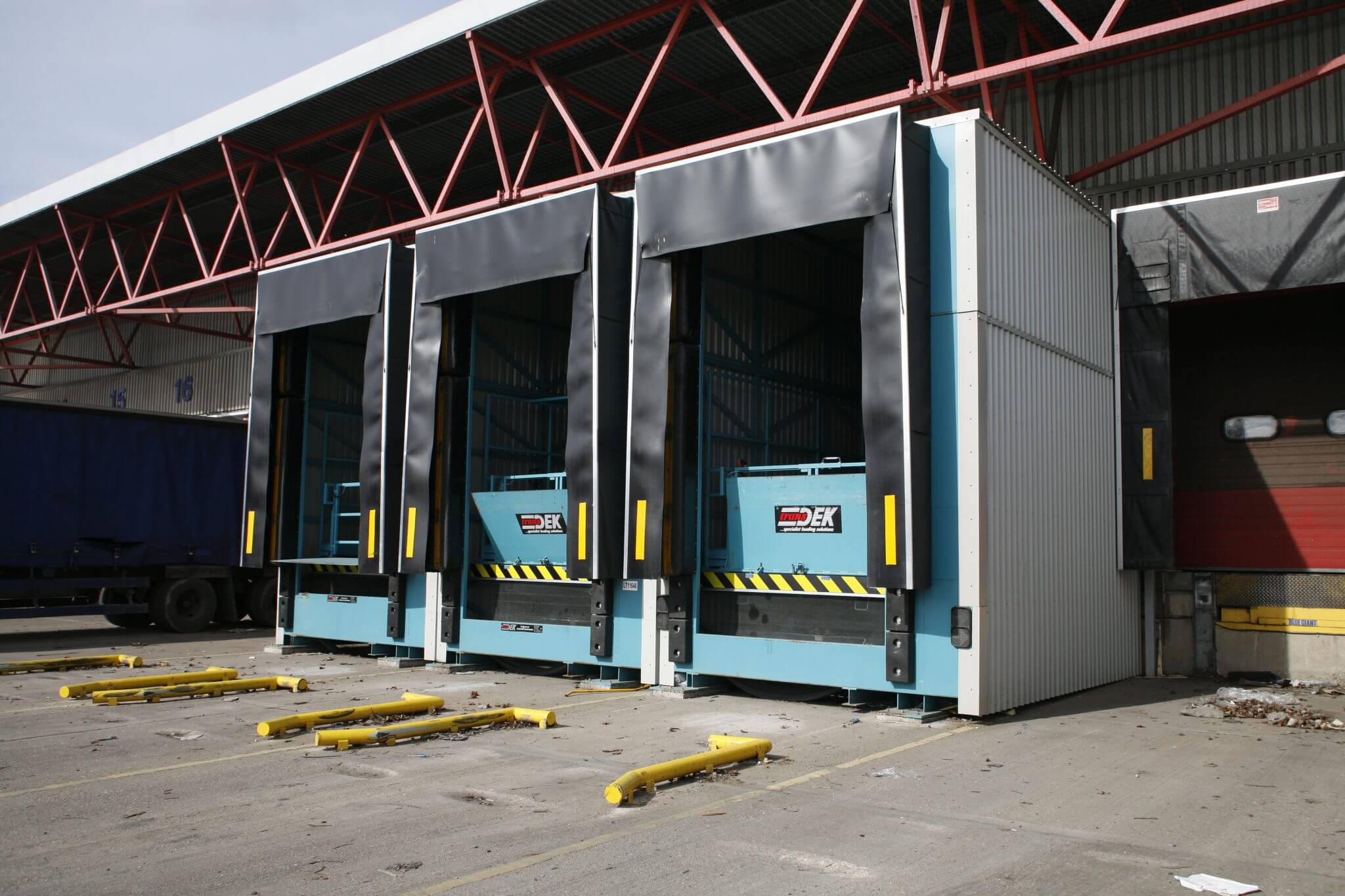 Scissor Lifts for Loading Bays | Transdek UK Ltd