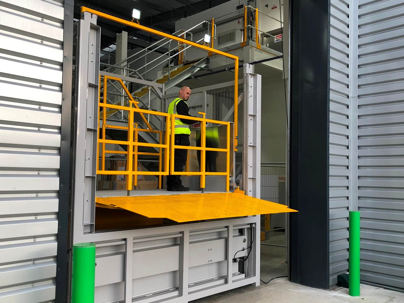 Vehicle Dock Lifts | Transdek Modular Loading Solutions