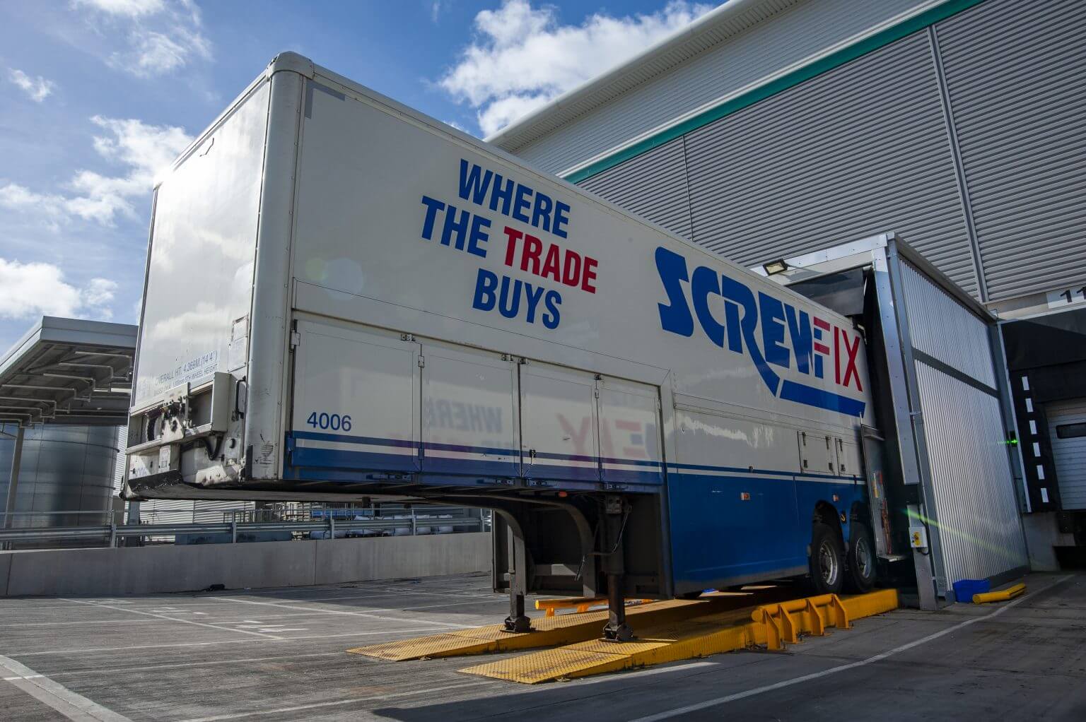 Double Deck Lifts Installed at Screwfix