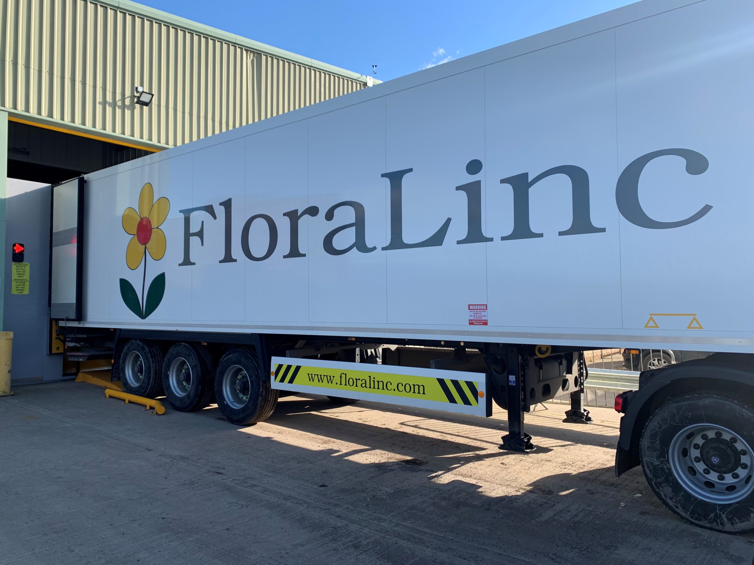 Freshline Improves Plant Delivery with V2G Lift from Transdek