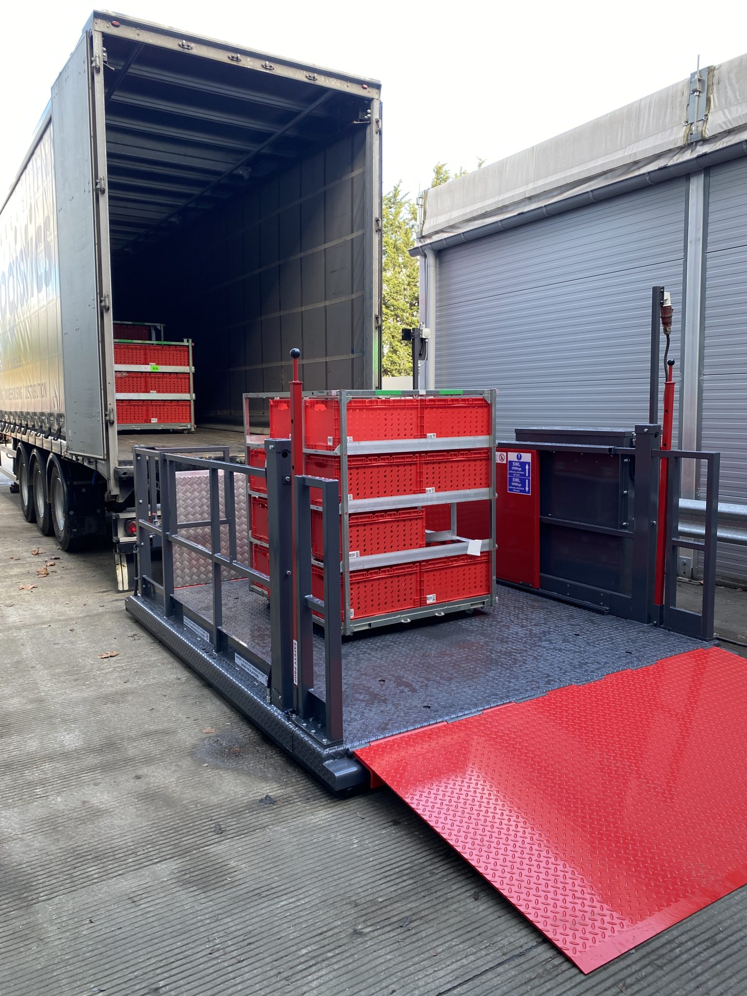 Scissor Lifts for Loading Bays | Transdek UK Ltd