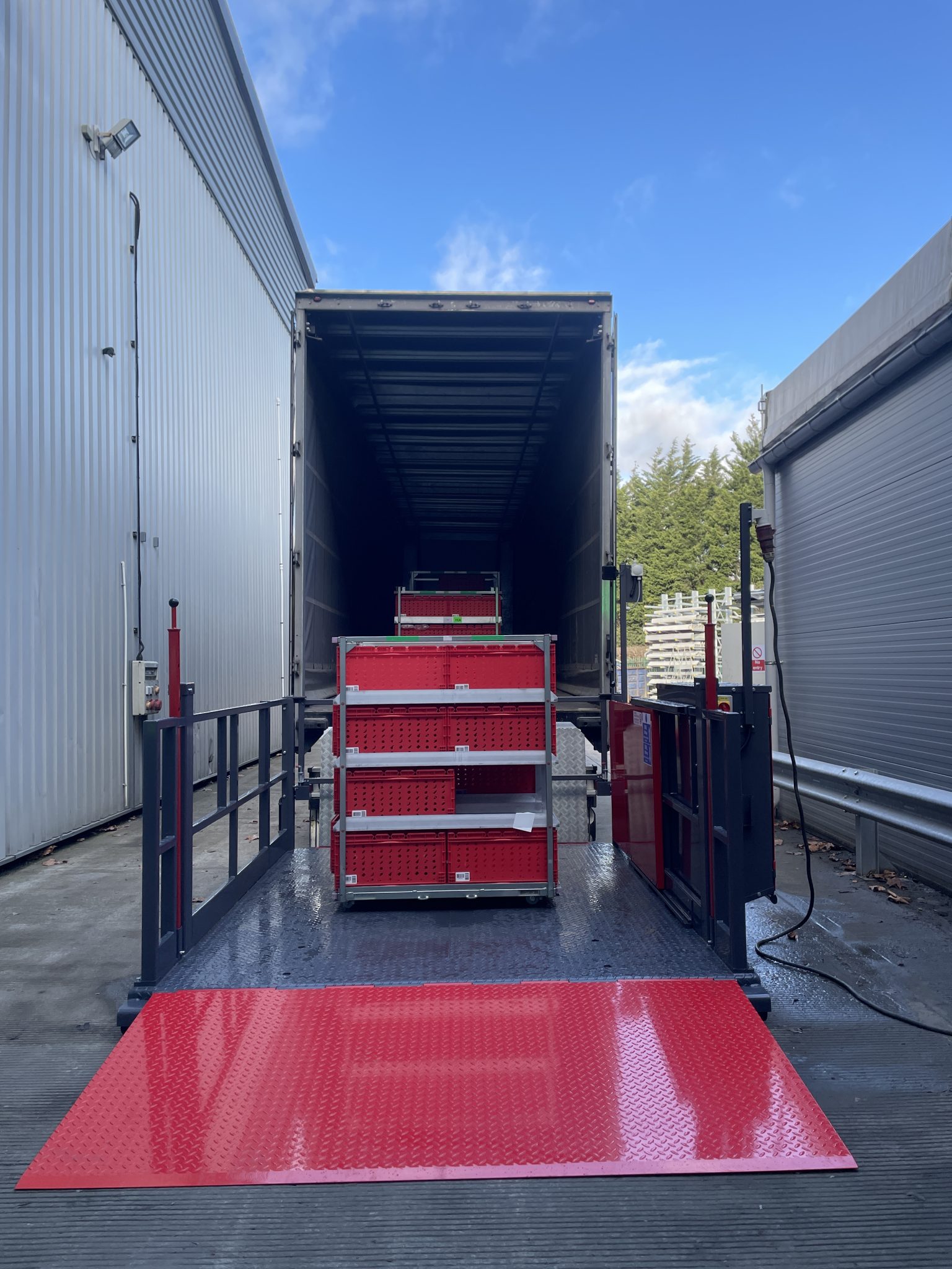 Scissor Lifts for Loading Bays | Transdek UK Ltd