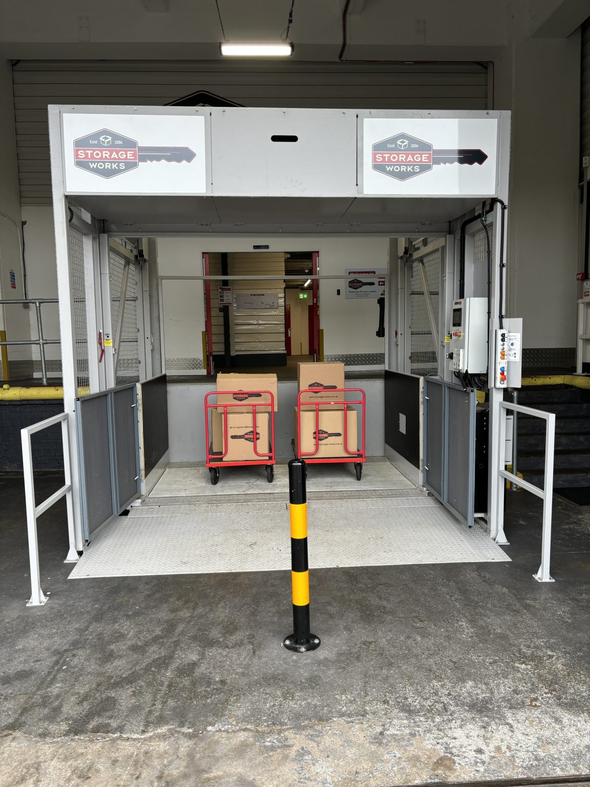 Flexible lifting and loading with Dock Lifts from Hörmann Transdek ...